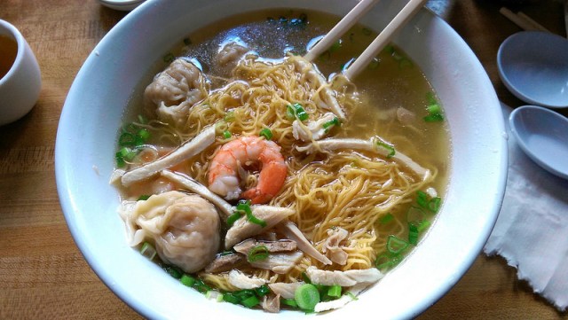 Guangdong & Hong Kong: Wonton Noodle Soup | Food Touring
