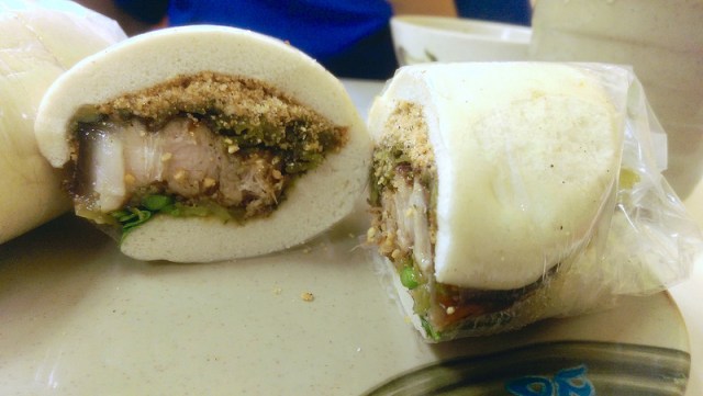 Taiwan: Gua Bao (aka Taiwanese Pork Belly Bun, Taiwanese Burger) | Food ...